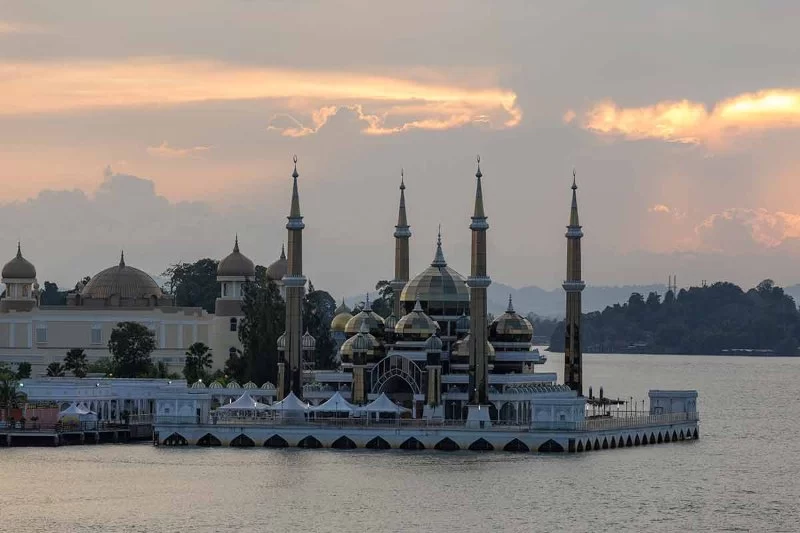 A Slow Travel Itinerary in Malaysia: Explore Mosques, Historic Towns ...